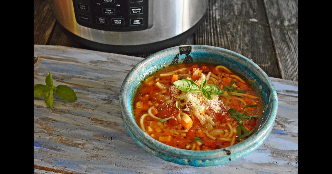 Reteta Minestrone la Multicooker Crock-Pot Express cu gatire sub ...