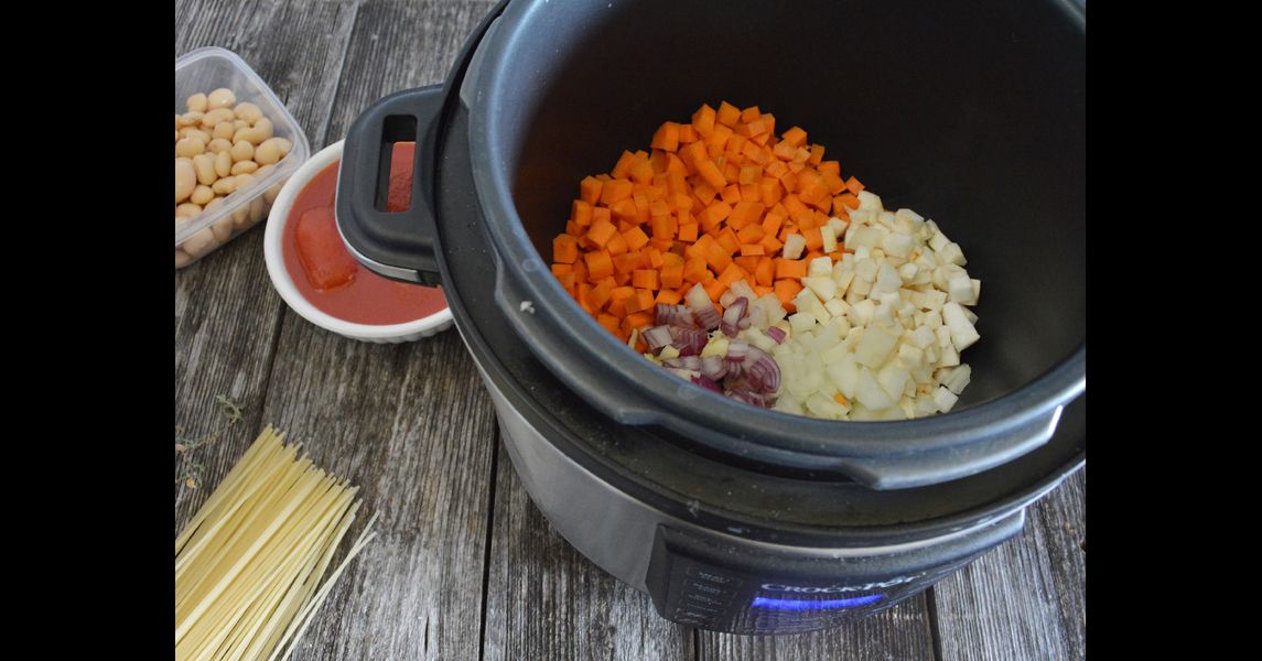 Reteta Minestrone la Multicooker Crock-Pot Express cu gatire sub ...