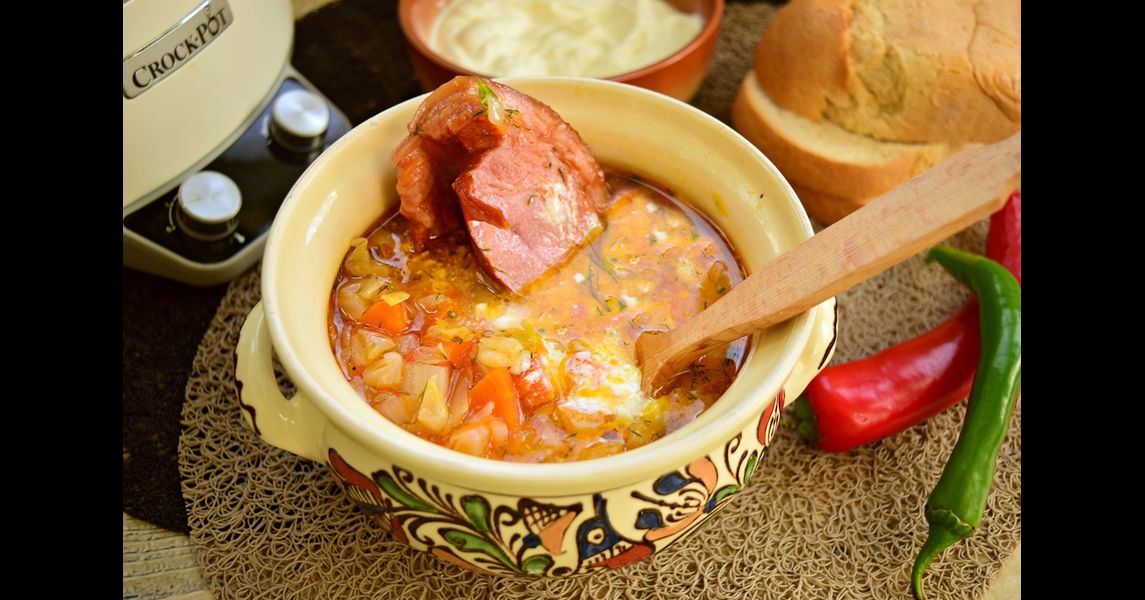 Reteta Ciorbă ardelenească de varză cu ciolan afumat la Slow Cooker ...