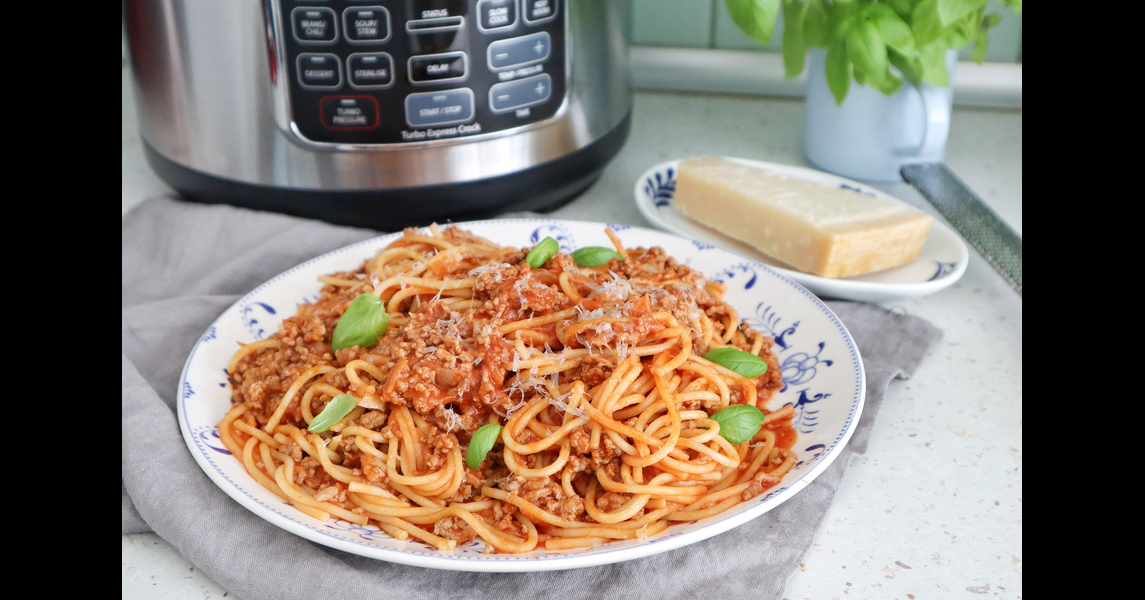 Rețetă paste bolognese cu sos la multicooker Turbo Express